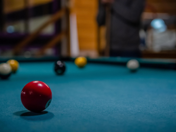 English vs American Pool: Key Differences - Billiards Base